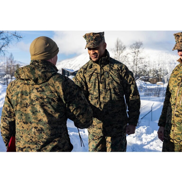 USMC Woodland MARPAT Gore-Tex Parka: US Marine Corps APECS Jacket